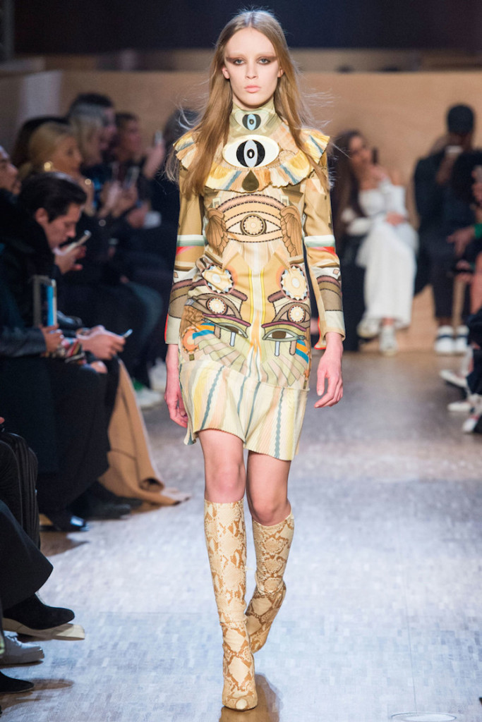 Givenchy Fall 2016 Walks Like an Egyptian